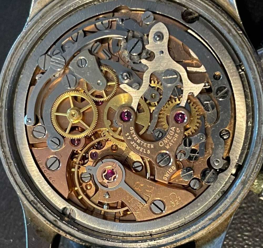 Coin des Affaires - Omega Chronographe "pre-speedmaster" 2451